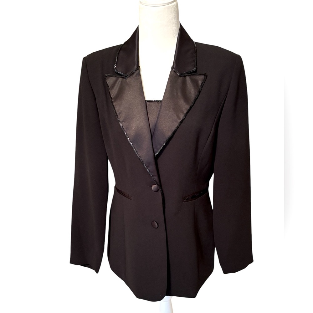 Studio I Black Tuxedo Blazer Size 8 - Gem